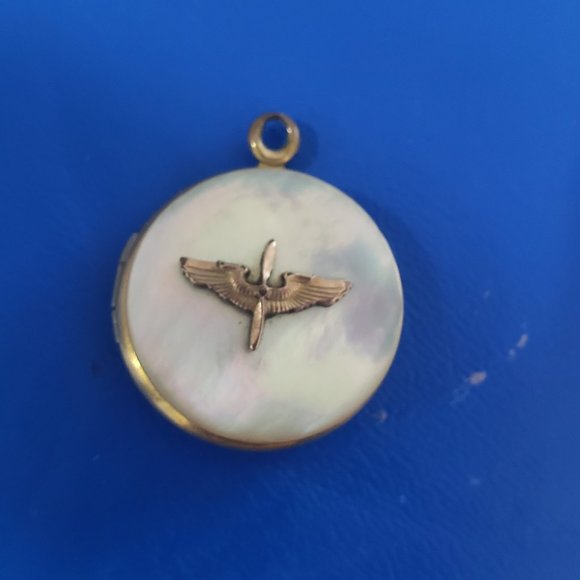 Source Unknown | Jewelry | Antique Wwii Us Air Corps Sweetheart Locket ...